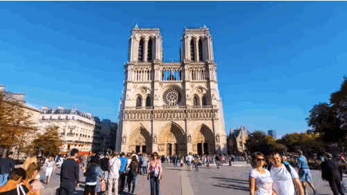Spacer po Notre Dame - Gify i obrazki na GifyAgusi.pl